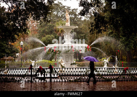 Fountain in the park decorated for Christmas at night Stock Photo - Alamy