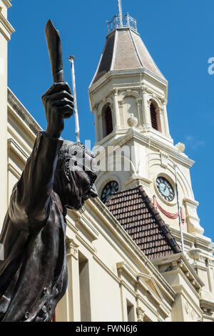 John Curtin statue outside Fremantle Town Hall Stock Photo - Alamy