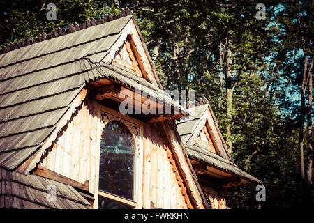 Traditional polish wooden hut from Zakopane, Poland Stock Photo - Alamy