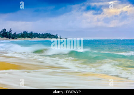 Baldwin Beach, Maui at dawn Stock Photo - Alamy