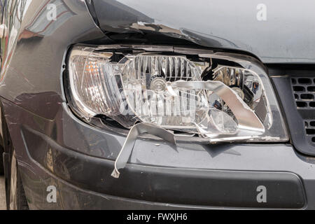 broken headlight of the car Stock Photo - Alamy
