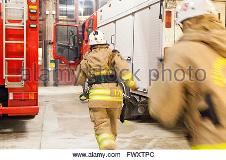 Firefighter Stock Photo: 91955875 - Alamy