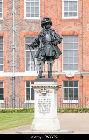 William III of Orange statue, Kensington Palace, royal residence ...
