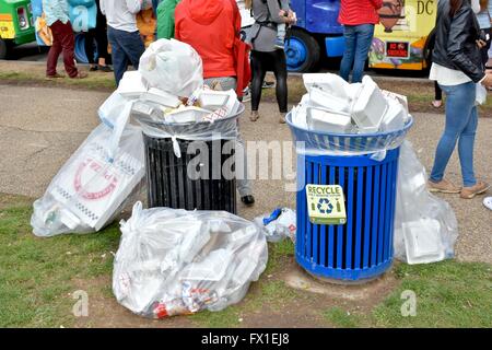 Overflowing garbage can, Washington DC Stock Photo - Alamy