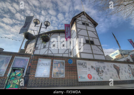 the globe theatre, London. Shakespeare's Globe. Tudor Theatre Stock ...