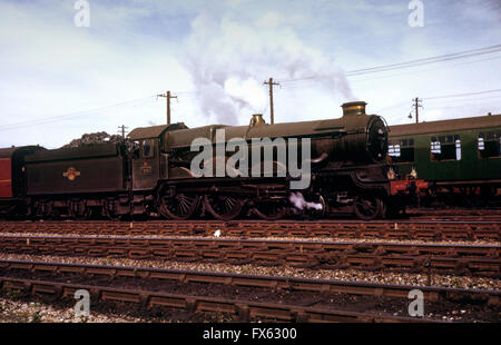 Great Western Railway Castle Class steam locomotive 7029 Clun Castle ...