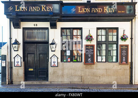 The Lion and Key Pub, High Street, Hull Old town, Hull, East Riding of ...