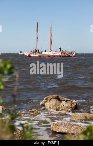 The Hokule'a, a traditional Polynesian voyaging canoe, arrives at a U.S ...