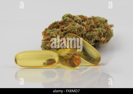 Medical marijuana capsules Stock Photo - Alamy