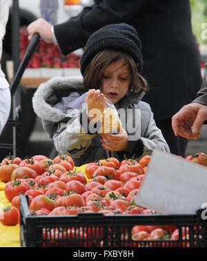 Rodger Berman takes his two boys to the Farmers Market in Beverly Hills ...