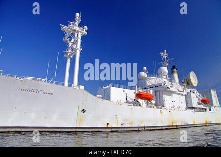 Missile range instrumentation ship USNS Observation Island at Yokohama ...