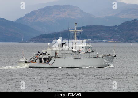 HNLMS Vlaardingen (M863), an Alkmaar-class minesweeper of the Royal ...