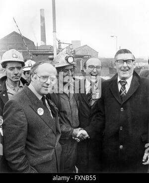 Miners strike 1984 Bilston Glen miners arguing with each other police ...