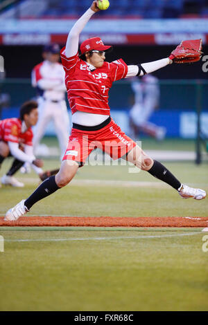 QVC Marine Field, Chiba, Japan. 17th Apr, 2016. Megan Wiggins (Bee ...