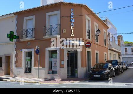 Spanish pharmacy sign (green cross Stock Photo - Alamy