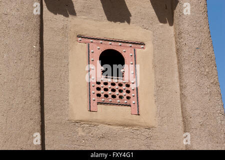 Traditional adobe house, in Sudanese architecture style, in Djenne ...