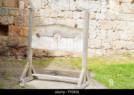 Medieval Torture Rack Stock Photo - Alamy