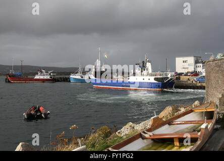 The Burtonport to Arranmore ferry "Morvern" leaving the harbour at ...