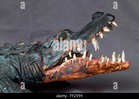 Ceramic alligator pottery sculpture Stock Photo - Alamy