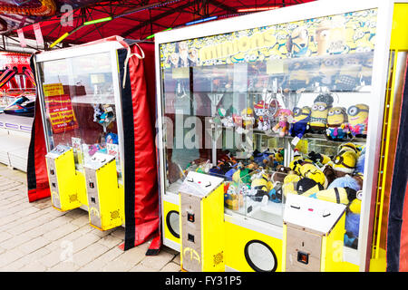Games at a funfair Stock Photo: 102411566 - Alamy
