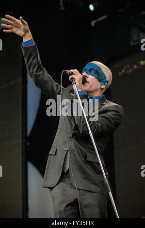 REM performing at Live 8, Hyde Park, London. 2 July 2005 Stock Photo ...