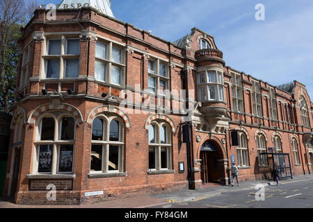 England, Dorset, Poole, Poole Quay, Poole Pottery Shop Display Stock ...