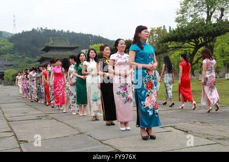 Shiyan, China's Hubei Province. 23rd Apr, 2016. Cheongsam lovers ...