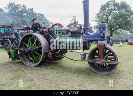a model fairground traction engine Stock Photo - Alamy