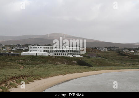 Bunbeg beach and Ostan Gweedore Hotel, Co. Donegal, Ireland Stock Photo ...
