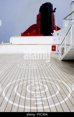 deck quoits on board Queen Elizabeth Cunard Liner Stock Photo - Alamy