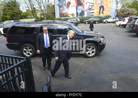 Pennsylvania Gov. Tom Wolf arrives to speak at Carnegie Mellon ...