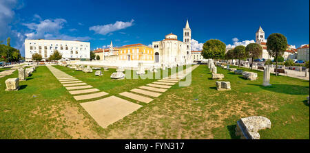 Zadar historic church and roman artifacts on old square, Dalmatia ...