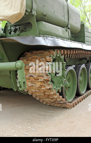 undercarriage of the tank close up Stock Photo - Alamy