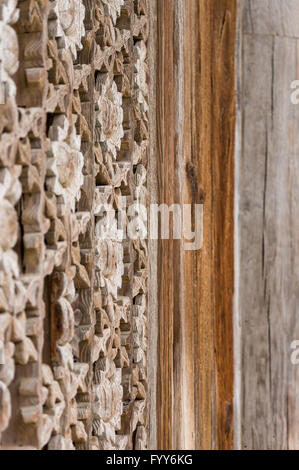 Traditional Korean temple engravings Stock Photo - Alamy