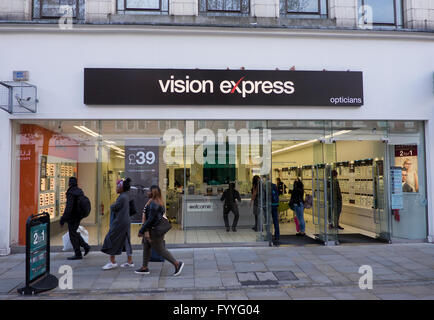 The exterior of a Vision Express opticians in Chichester Stock Photo ...