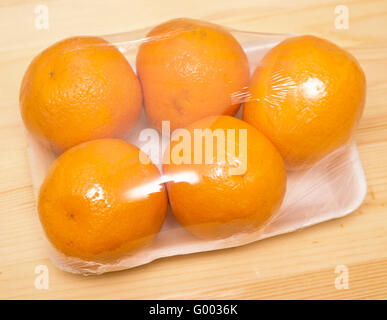 a pack of oranges in a supermarket Stock Photo - Alamy
