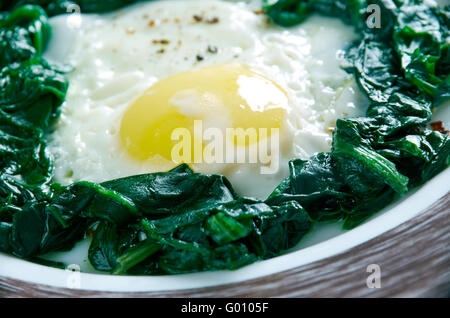 Nargesi Esfenaj - spinach with eggs.Turkish cuisine Stock Photo - Alamy