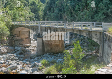 The Bloukrans Pass bridge over the river Stock Photo - Alamy