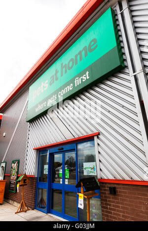 Pets at Home, exterior of shop with sign, UK Stock Photo - Alamy