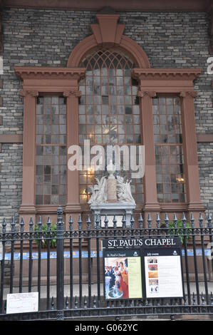 The Bell of Hope at St Paul's Church, World Trade Center, New York, USA ...