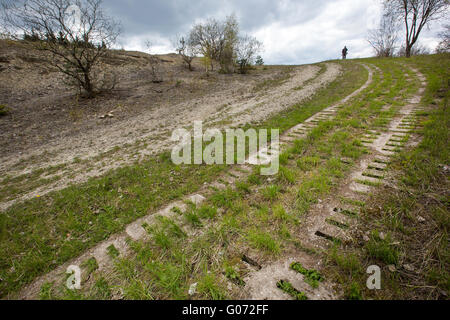 Eisfeld, Germany. 29th Apr, 2016. The 'Kolonnenweg' marks the former ...