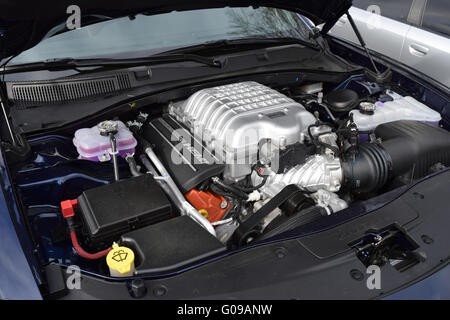 09 Dodge Charger Engine