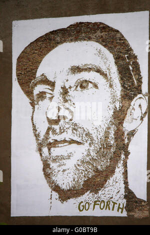 Vhils / Alexandre Farto Street art, Womans head and shoulders wall ...