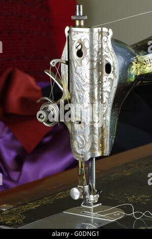 Singer sewing machine, serial number Y-5.203.193. Manufactured in 1927 ...