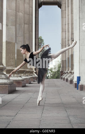 beautiful asian street performer dancer Stock Photo - Alamy
