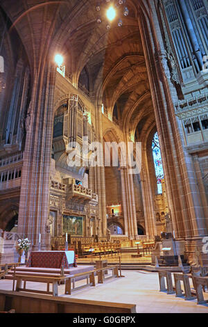 Traditional altar in large anglican church Stock Photo - Alamy