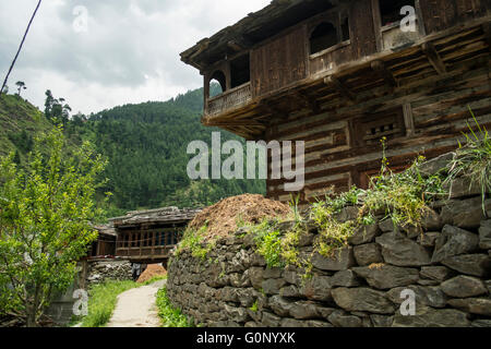 A beautiful Himalayan Log House in the traditional style Stock Photo ...