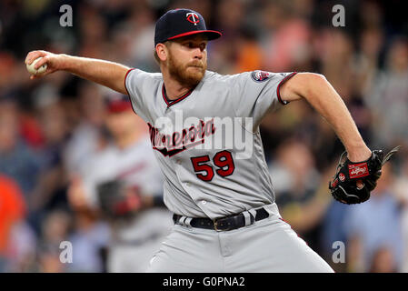 Minnesota Twins pitcher Michael Tonkin (39) delivers in the fifth ...