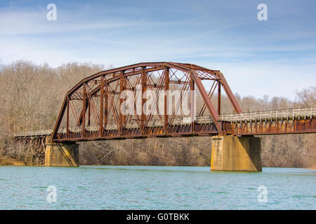 Old Railroad bridge over Tennessee River, Muscle Shoals, Alabama Stock ...
