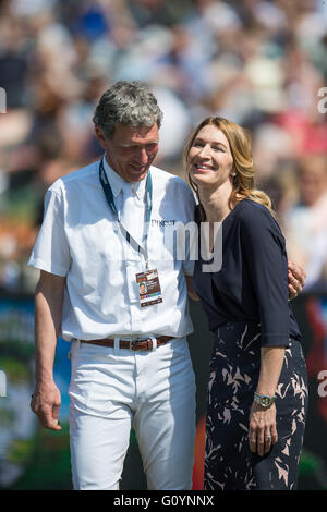 German former player Steffi Graf and Russian tennis player Marat Safin ...